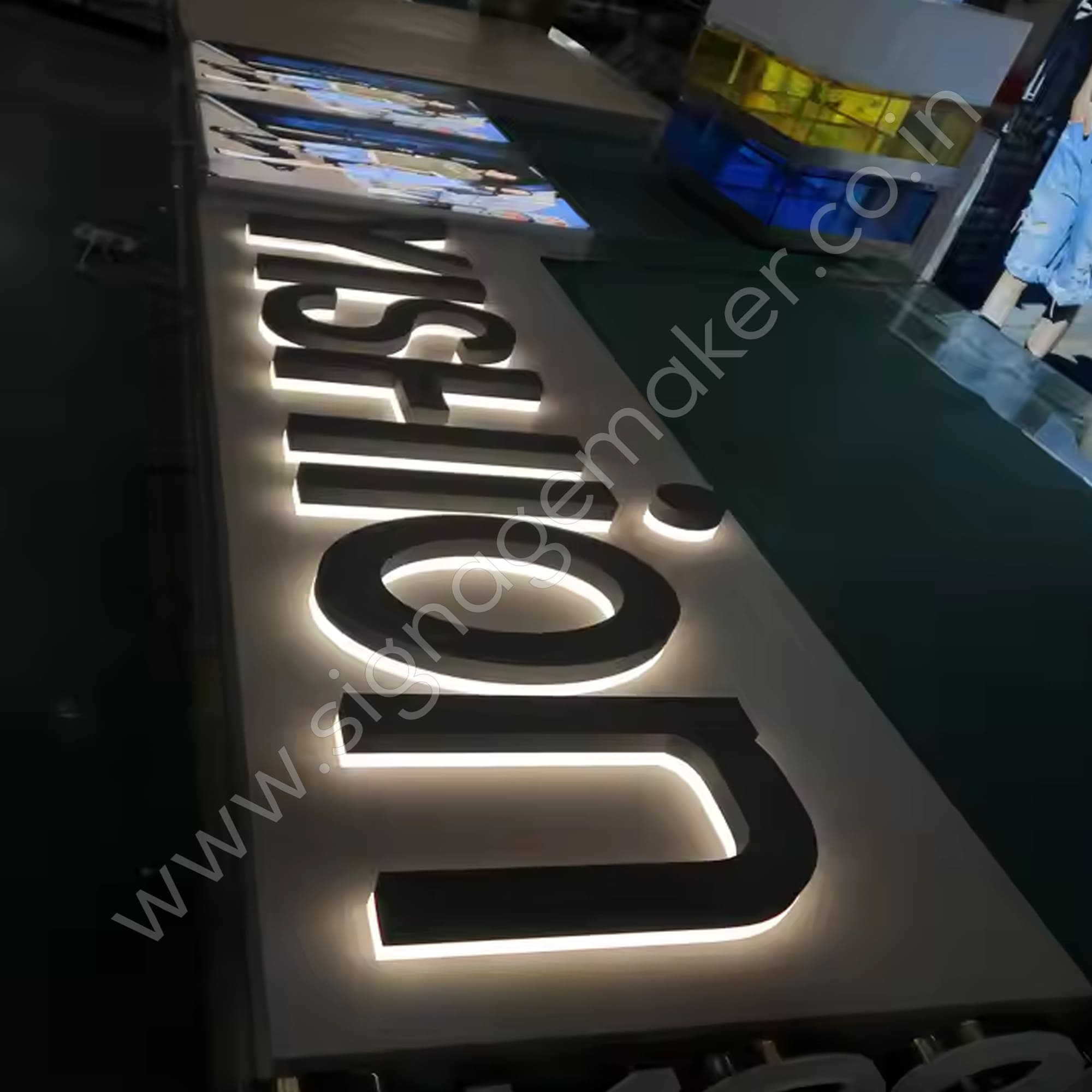 Acrylic and ACP Boards in Noida Signagemaker